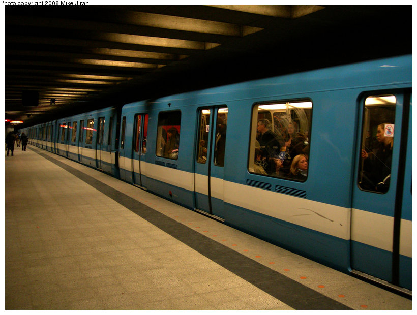 (149k, 820x620) Country: Canada City: Montréal, Québec System: STM ...